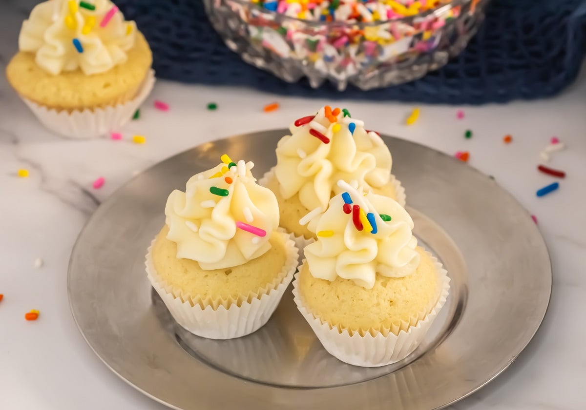 Mini Vanilla Cupcakes - Jersey Girl Cooks